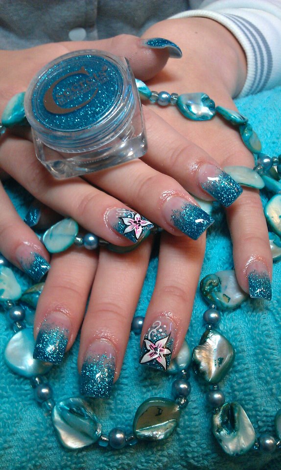 blaue glitzernde Nägel | Gecko Nails